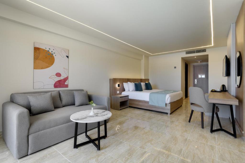 Deluxe Rooms | Chic Comfort at Flow Spectrum